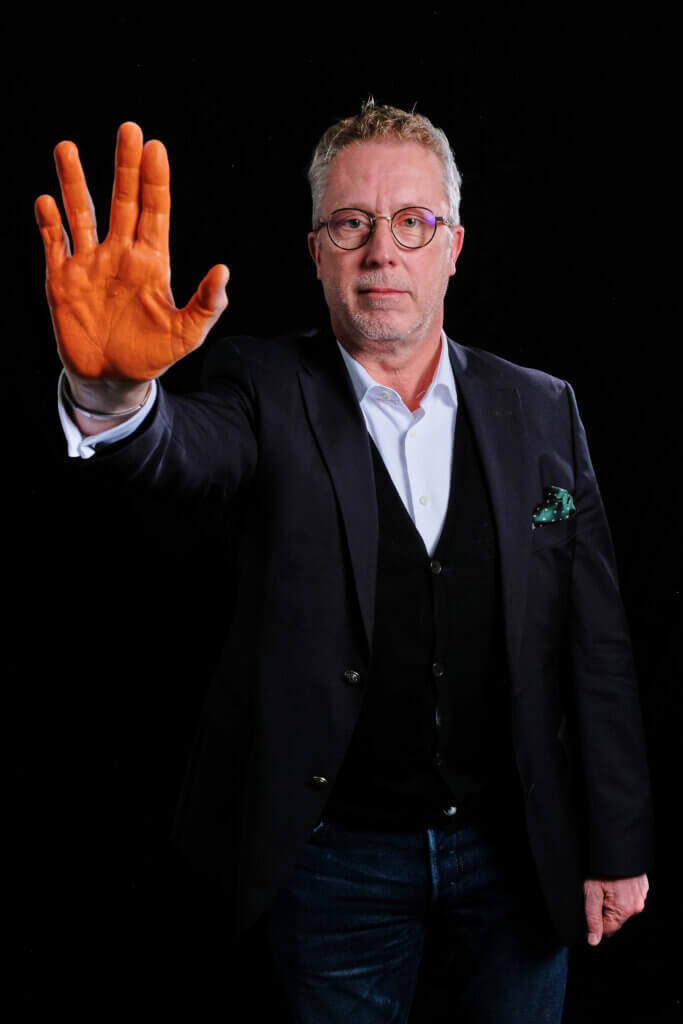 Mit aller Kraft gegen Gewalt an Frauen - Andreas Larem